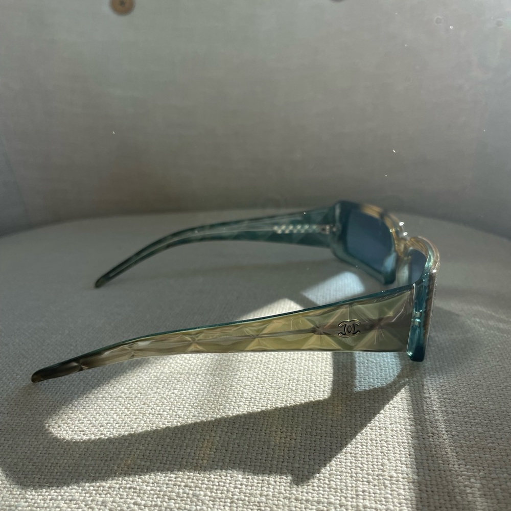 Vintage Chanel Y2k Quilted Arm Gradient Blue/Gray Sun… - Gem